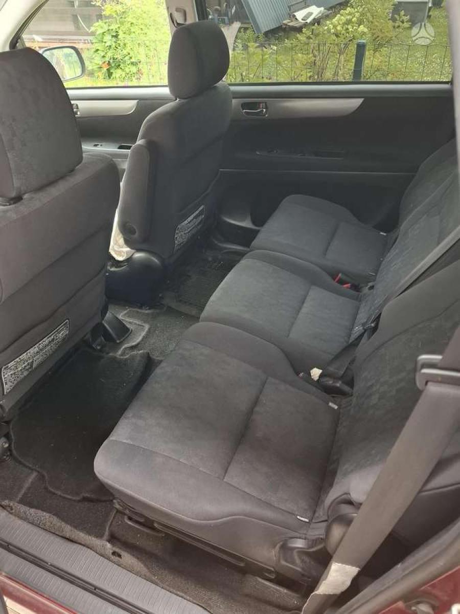 Red Toyota avensis-verso 2005 in Panevezys, with an engine capacity of 2.00 L and mileage of 388 thousand km for 1400 €, photo 6 on AUTOMOTO.COM.LV