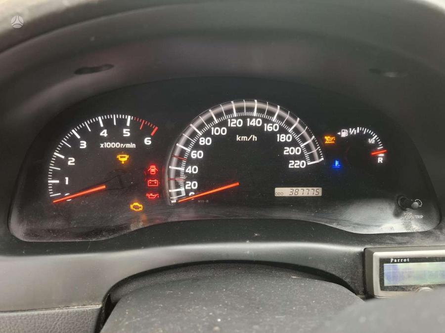 Red Toyota avensis-verso 2005 in Panevezys, with an engine capacity of 2.00 L and mileage of 388 thousand km for 1400 €, photo 7 on AUTOMOTO.COM.LV