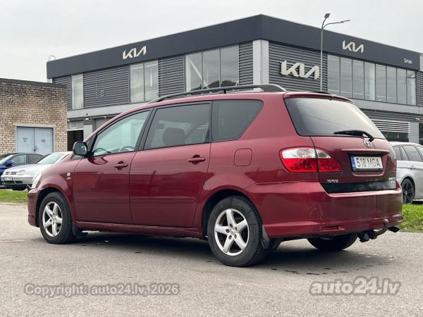 Красный Тойота Авенсис Версо 2005 в Нарва, объемом двигателя 2.00 л и пробегом 407 тыс. км за 1499 €, фото 8 на AUTOMOTO.COM.LV