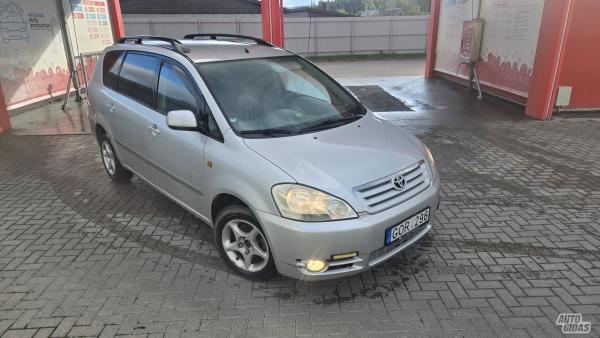 Тойота Авенсис Версо 2001 в Пренай, объемом двигателя 2.00 л и пробегом 222 тыс. км за 1200 €, фото 3 на AUTOMOTO.COM.LV