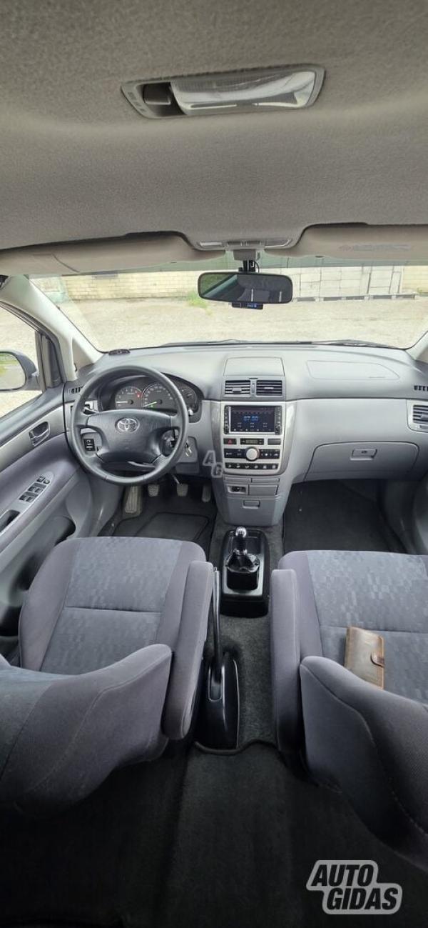 Toyota avensis-verso 2002 Klaipėda, ar dzinēja tilpumu 2.00 L un nobraukumu 275 tūkst. km par 3500 €, foto 6 vietnē AUTOMOTO.COM.LV