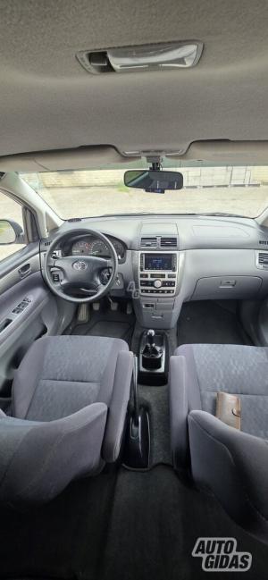 Toyota avensis-verso 2002 Klaipėda, ar dzinēja tilpumu 2.00 L un nobraukumu 275 tūkst. km par 3500 €, foto 7 vietnē AUTOMOTO.COM.LV