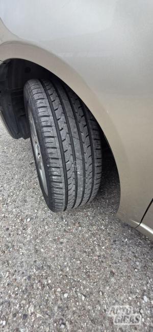 Toyota avensis-verso 2002 Klaipėda, ar dzinēja tilpumu 2.00 L un nobraukumu 275 tūkst. km par 3500 €, foto 16 vietnē AUTOMOTO.COM.LV