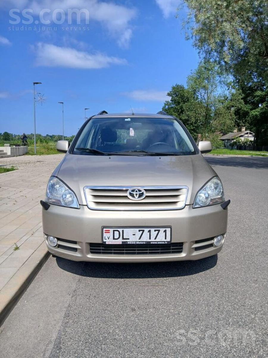Тойота Авенсис Версо 2002 в Рига, объемом двигателя 2.00 л и пробегом 298 тыс. км за 2550 €, фото 12 на AUTOMOTO.COM.LV