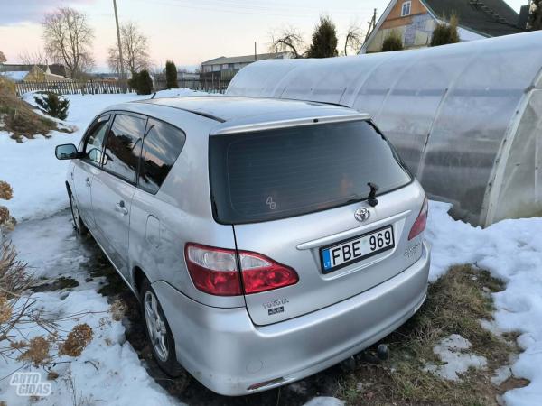 Toyota avensis-verso 2004 in Varena, with an engine capacity of 2.00 L and mileage of 350 thousand km for 950 €, photo 2 on AUTOMOTO.COM.LV