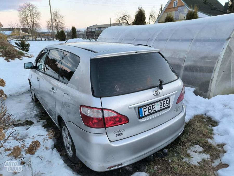 Toyota avensis-verso 2004 in Varena, with an engine capacity of 2.00 L and mileage of 350 thousand km for 950 €, photo 2 on AUTOMOTO.COM.LV