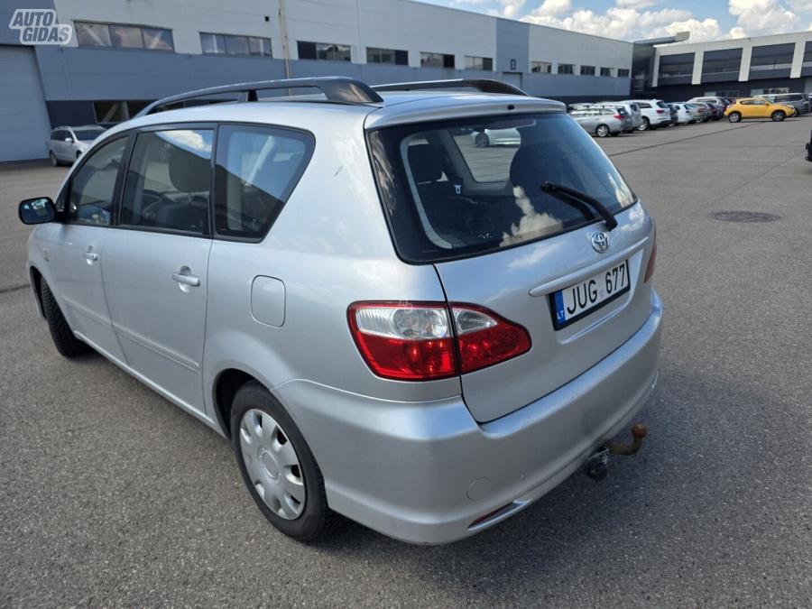 Toyota avensis-verso 2004 Viļņa, ar dzinēja tilpumu 2.00 L un nobraukumu 312 tūkst. km par 1400 €, foto 3 vietnē AUTOMOTO.COM.LV