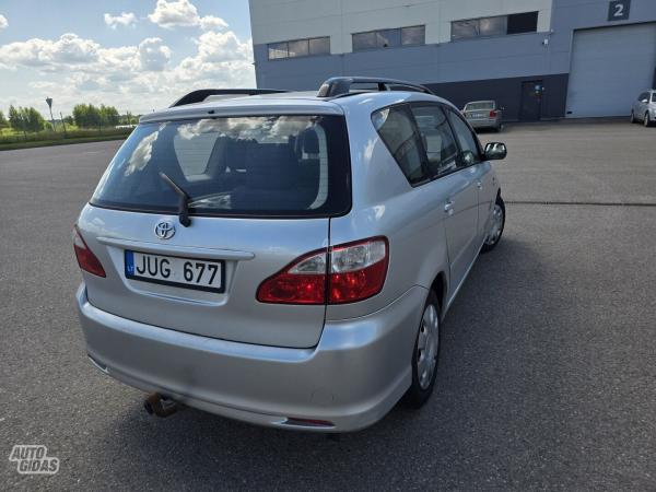 Toyota avensis-verso 2004 in Vilnius, with an engine capacity of 2.00 L and mileage of 312 thousand km for 1400 €, photo 3 on AUTOMOTO.COM.LV