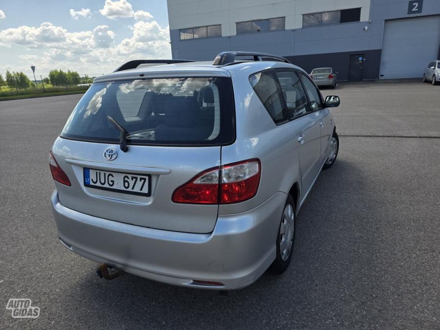 Toyota avensis-verso 2004 Viļņa, ar dzinēja tilpumu 2.00 L un nobraukumu 312 tūkst. km par 1400 €, foto 4 vietnē AUTOMOTO.COM.LV