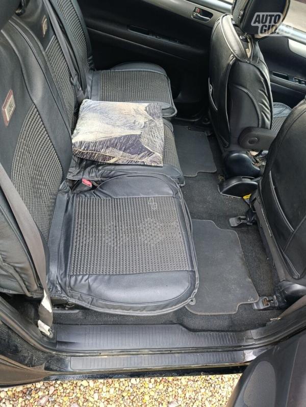 Toyota avensis-verso 2004 Viļņa vietnē Toyota avensis-verso 2004 Viļņa, ar dzinēja tilpumu 2.00 L un nobraukumu 270 tūkst. km par 750 €, foto 7 vietnē AUTOMOTO.COM.LV