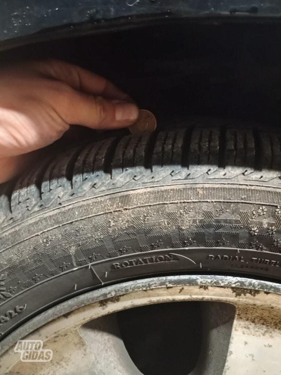 Toyota avensis-verso 2004 Viļņa, ar dzinēja tilpumu 2.00 L un nobraukumu 396 tūkst. km par 550 €, foto 6 vietnē AUTOMOTO.COM.LV