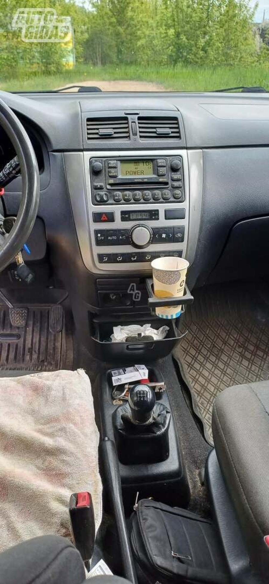 Тойота Авенсис Версо 2005 в Тельшяй, объемом двигателя 2.00 л и пробегом 400 тыс. км за 1500 €, фото 14 на AUTOMOTO.COM.LV