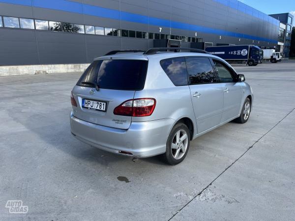 Toyota avensis-verso 2005 in Panevezys, with an engine capacity of 2.00 L and mileage of 300 thousand km for 1200 €, photo 6 on AUTOMOTO.COM.LV