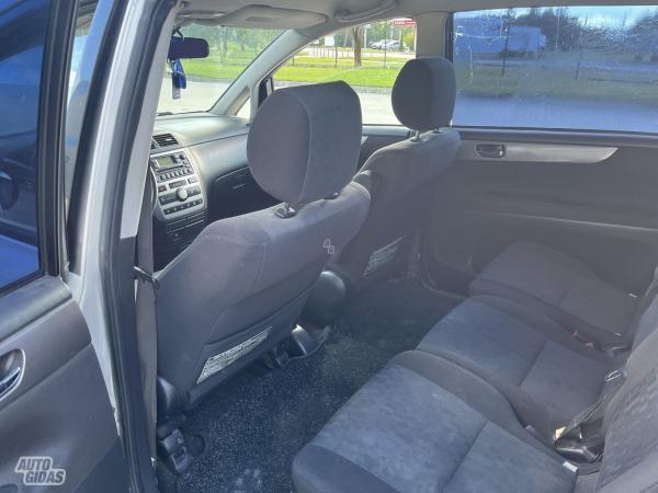 Toyota avensis-verso 2005 in Panevezys, with an engine capacity of 2.00 L and mileage of 300 thousand km for 1200 €, photo 9 on AUTOMOTO.COM.LV