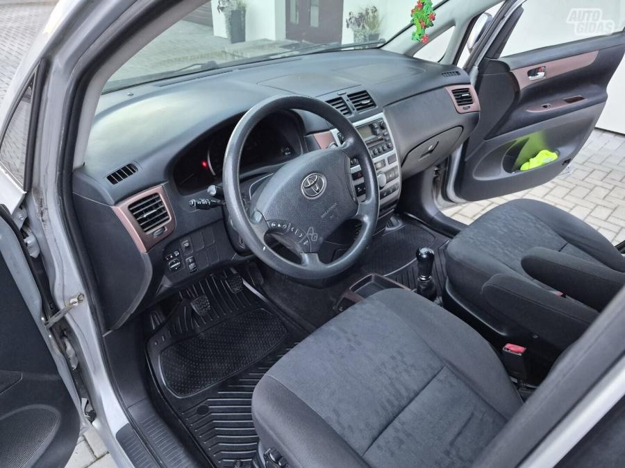 Toyota avensis-verso 2005 Jurbarkas, ar dzinēja tilpumu 2.00 L un nobraukumu 260 tūkst. km par 1950 €, foto 8 vietnē AUTOMOTO.COM.LV
