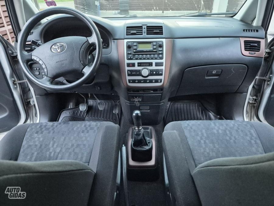Toyota avensis-verso 2005 Jurbarkas, ar dzinēja tilpumu 2.00 L un nobraukumu 260 tūkst. km par 1950 €, foto 9 vietnē AUTOMOTO.COM.LV