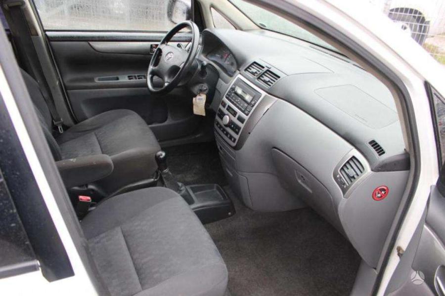 Balts Toyota avensis-verso 2003 Radviliškis, ar dzinēja tilpumu 2.00 L un nobraukumu 0 tūkst. km par 1250 €, foto 5 vietnē AUTOMOTO.COM.LV