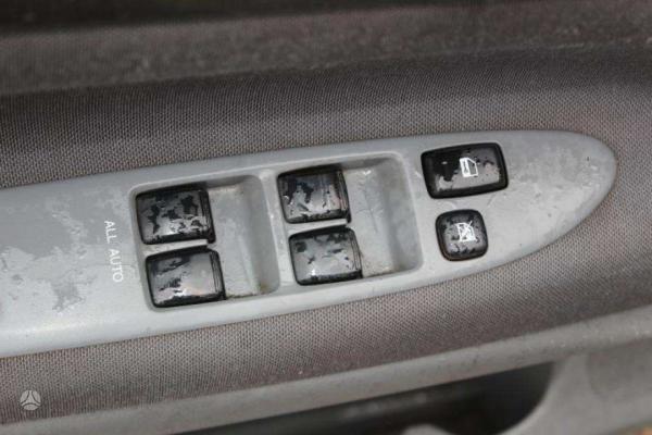 Balts Toyota avensis-verso 2003 Radviliškis, ar dzinēja tilpumu 2.00 L un nobraukumu 320 tūkst. km par 950 €, foto 8 vietnē AUTOMOTO.COM.LV