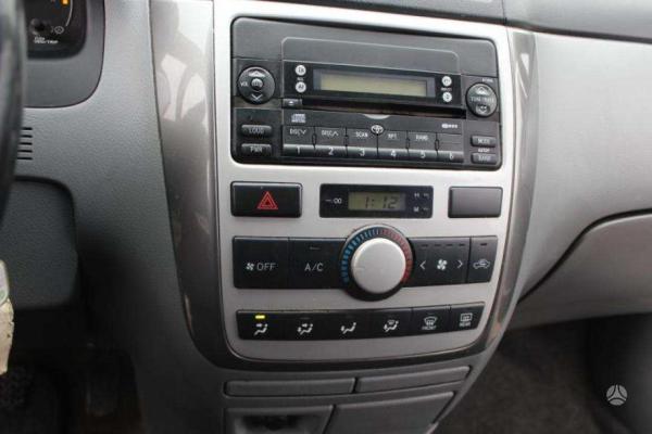 Balts Toyota avensis-verso 2003 Radviliškis, ar dzinēja tilpumu 2.00 L un nobraukumu 320 tūkst. km par 950 €, foto 9 vietnē AUTOMOTO.COM.LV
