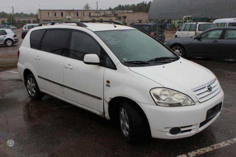 Balts Toyota avensis-verso 2003 Radviliškis, ar dzinēja tilpumu 2.00 L un nobraukumu 320 tūkst. km par 850 €, foto 3 vietnē AUTOMOTO.COM.LV