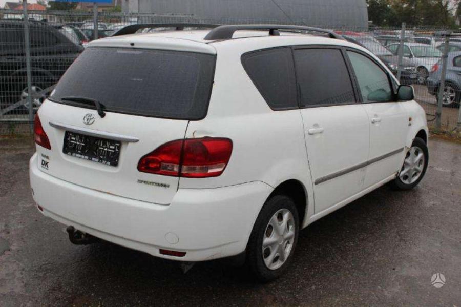 Balts Toyota avensis-verso 2003 Radviliškis, ar dzinēja tilpumu 2.00 L un nobraukumu 320 tūkst. km par 850 €, foto 4 vietnē AUTOMOTO.COM.LV