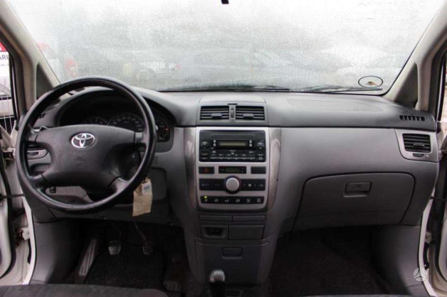 Balts Toyota avensis-verso 2003 Radviliškis, ar dzinēja tilpumu 2.00 L un nobraukumu 320 tūkst. km par 850 €, foto 8 vietnē AUTOMOTO.COM.LV