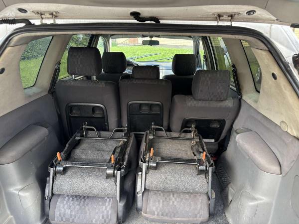 Balts Toyota avensis-verso 2003 Joniškis, ar dzinēja tilpumu 2.00 L un nobraukumu 400 tūkst. km par 630 €, foto 7 vietnē AUTOMOTO.COM.LV