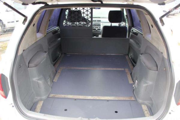 Balts Toyota avensis-verso 2003 Radviliškis, ar dzinēja tilpumu 2.00 L un nobraukumu 320 tūkst. km par 850 €, foto 7 vietnē AUTOMOTO.COM.LV