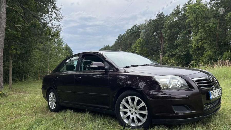 Violet Toyota Avensis 2007 in Kaunas, with an engine capacity of 1.60 L and mileage of 203 thousand km for 2550 €, photo 4 on AUTOMOTO.COM.LV