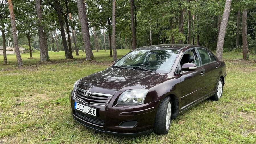 Violet Toyota Avensis 2007 in Kaunas, with an engine capacity of 1.60 L and mileage of 203 thousand km for 2550 €, photo 10 on AUTOMOTO.COM.LV