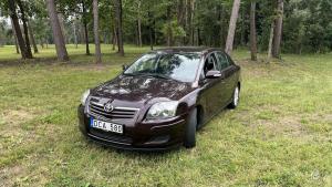 Violet Toyota Avensis 2007 in Kaunas, with an engine capacity of 1.60 L and mileage of 203 thousand km for 2550 €, photo 12 on AUTOMOTO.COM.LV