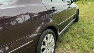 Violet Toyota Avensis 2007 in Kaunas, with an engine capacity of 1.60 L and mileage of 203 thousand km for 2550 €, photo 17 on AUTOMOTO.COM.LV
