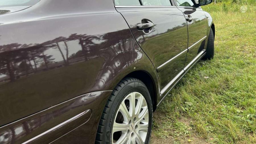 Violet Toyota Avensis 2007 in Kaunas, with an engine capacity of 1.60 L and mileage of 203 thousand km for 2550 €, photo 17 on AUTOMOTO.COM.LV