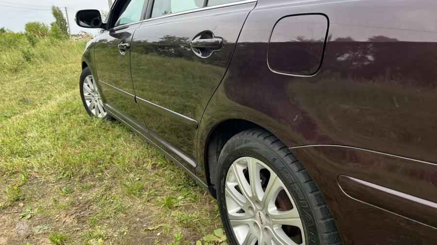 Violet Toyota Avensis 2007 in Kaunas, with an engine capacity of 1.60 L and mileage of 203 thousand km for 2550 €, photo 18 on AUTOMOTO.COM.LV
