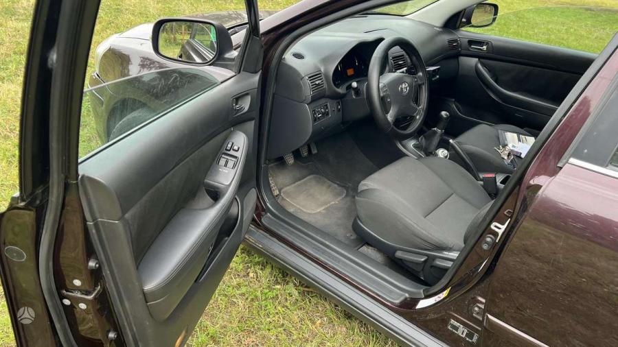 Violet Toyota Avensis 2007 in Kaunas, with an engine capacity of 1.60 L and mileage of 203 thousand km for 2550 €, photo 20 on AUTOMOTO.COM.LV