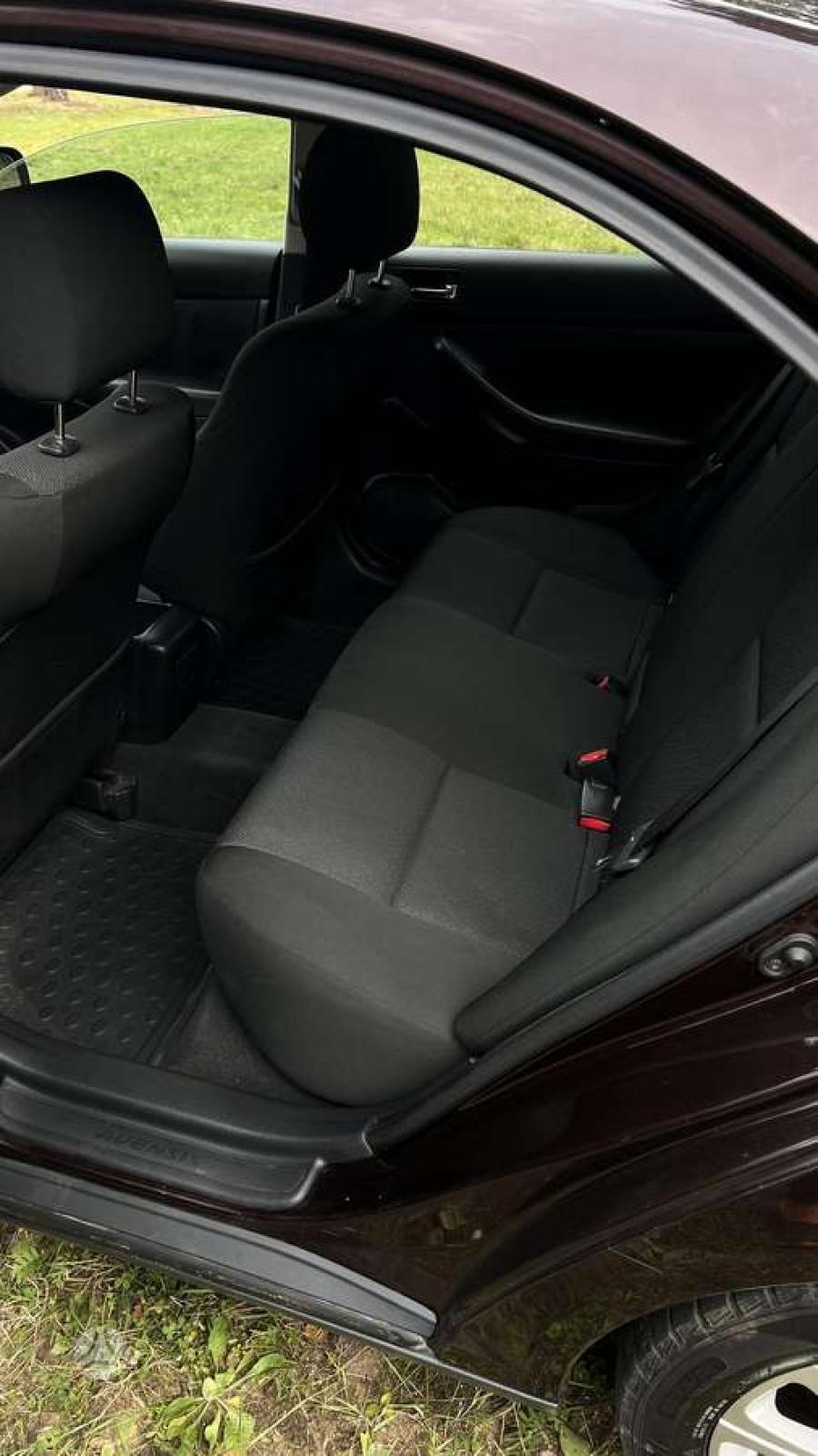 Violet Toyota Avensis 2007 in Kaunas, with an engine capacity of 1.60 L and mileage of 203 thousand km for 2550 €, photo 22 on AUTOMOTO.COM.LV