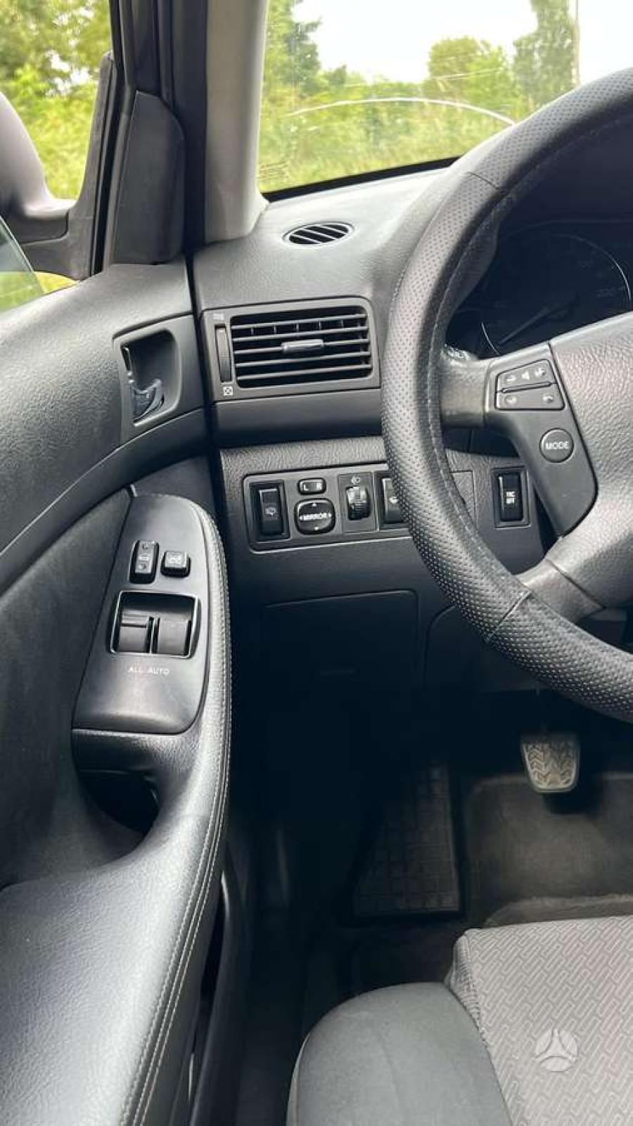 Violet Toyota Avensis 2007 in Kaunas, with an engine capacity of 1.60 L and mileage of 203 thousand km for 2550 €, photo 24 on AUTOMOTO.COM.LV
