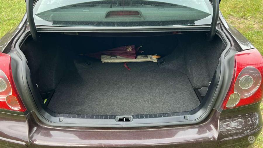 Violet Toyota Avensis 2007 in Kaunas, with an engine capacity of 1.60 L and mileage of 203 thousand km for 2550 €, photo 27 on AUTOMOTO.COM.LV