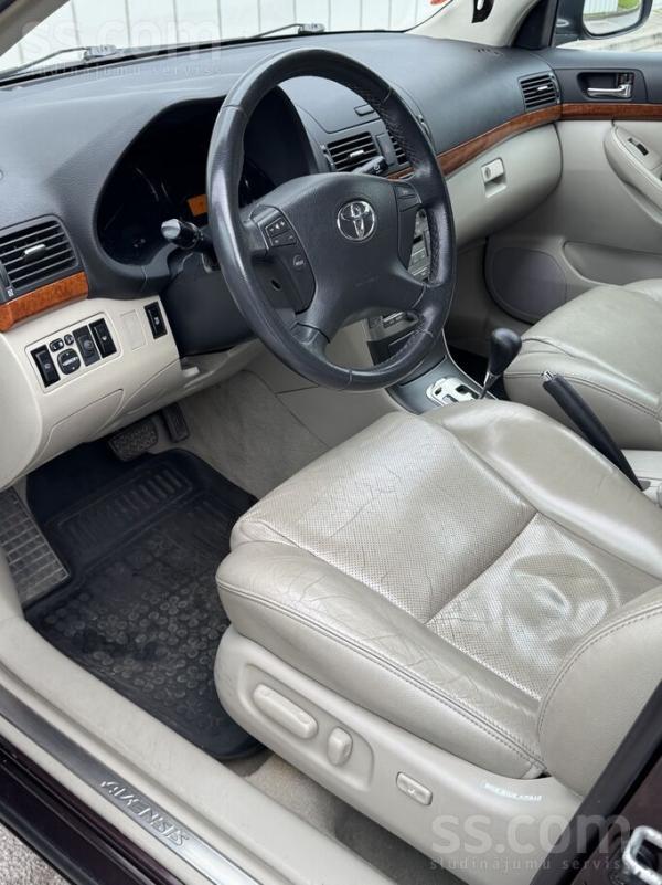 Violets Toyota Avensis 2008 Rīga, ar dzinēja tilpumu 2.40 L un nobraukumu 231 tūkst. km par 2150 €, foto 4 vietnē AUTOMOTO.COM.LV