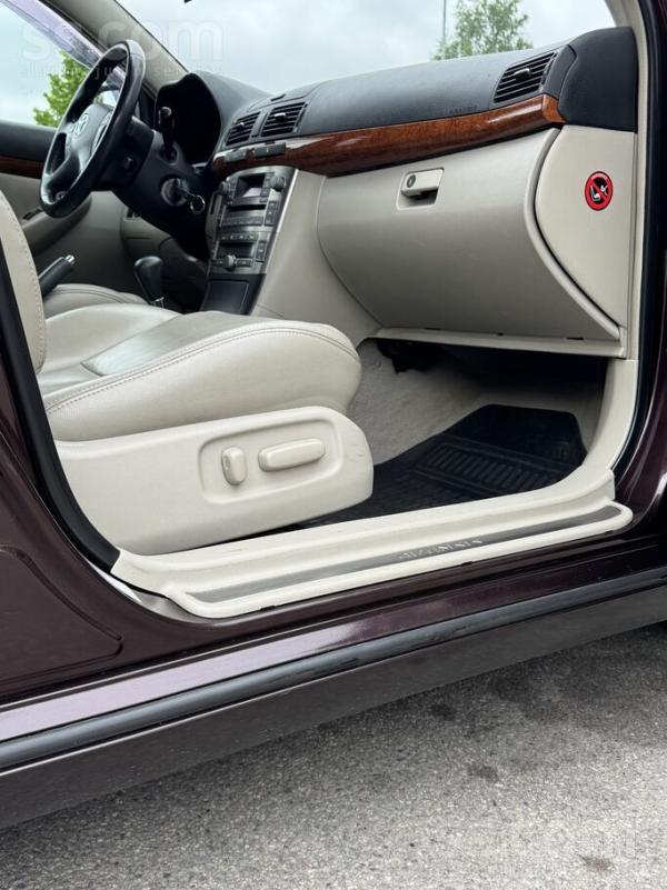 Violets Toyota Avensis 2008 Rīga, ar dzinēja tilpumu 2.40 L un nobraukumu 231 tūkst. km par 2150 €, foto 6 vietnē AUTOMOTO.COM.LV