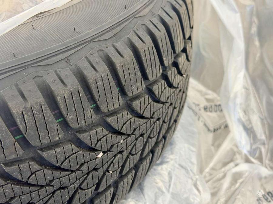 Violets Toyota Avensis 2009 Viļņa, ar dzinēja tilpumu 1.99 L un nobraukumu 223 tūkst. km par 3750 €, foto 35 vietnē AUTOMOTO.COM.LV