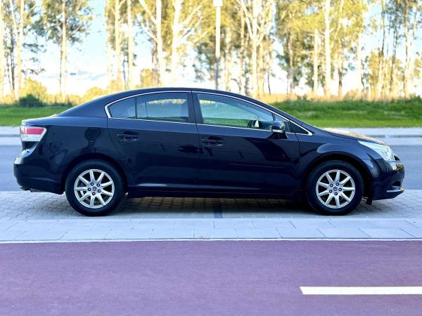 Violets Toyota Avensis 2009 Viļņa, ar dzinēja tilpumu 1.99 L un nobraukumu 223 tūkst. km par 3750 €, foto 6 vietnē AUTOMOTO.COM.LV