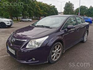 Violets Toyota Avensis 2010 Rīga, ar dzinēja tilpumu 2.20 L un nobraukumu 270 tūkst. km par 1950 €, foto  vietnē AUTOMOTO.COM.LV