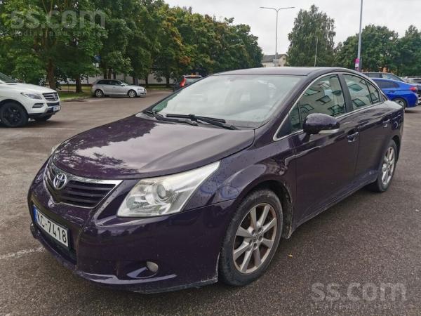 Violet Toyota Avensis 2010 in Riga, with an engine capacity of 2.20 L and mileage of 270 thousand km for 1950 €, photo 2 on AUTOMOTO.COM.LV