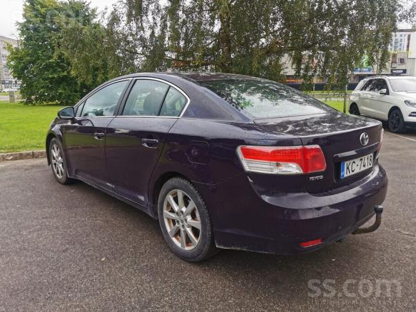 Violet Toyota Avensis 2010 in Riga, with an engine capacity of 2.20 L and mileage of 270 thousand km for 1950 €, photo 7 on AUTOMOTO.COM.LV