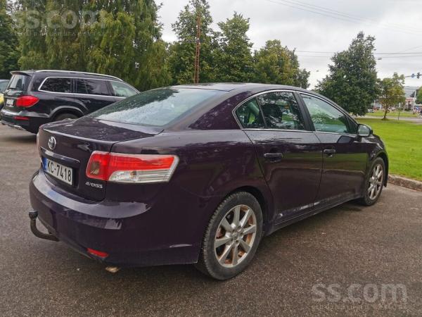 Violet Toyota Avensis 2010 in Riga, with an engine capacity of 2.20 L and mileage of 270 thousand km for 1950 €, photo 6 on AUTOMOTO.COM.LV