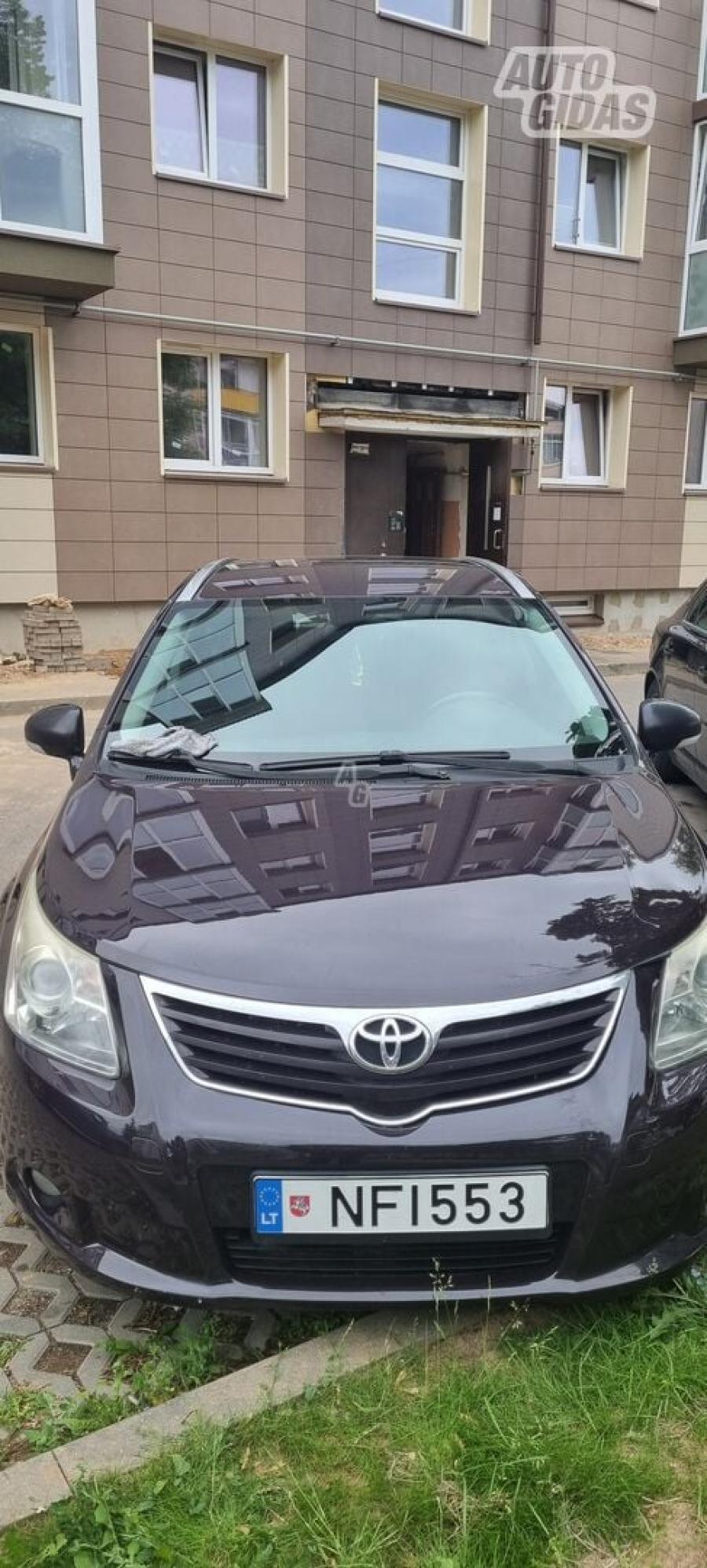Violet Toyota Avensis 2010 in Vilnius, with an engine capacity of 2.00 L and mileage of 297 thousand km for 3000 €, photo 3 on AUTOMOTO.COM.LV