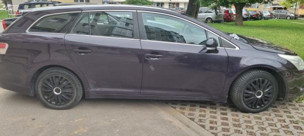 Violets Toyota Avensis 2010 Viļņa, ar dzinēja tilpumu 2.00 L un nobraukumu 297 tūkst. km par 2850 €, foto 3 vietnē AUTOMOTO.COM.LV