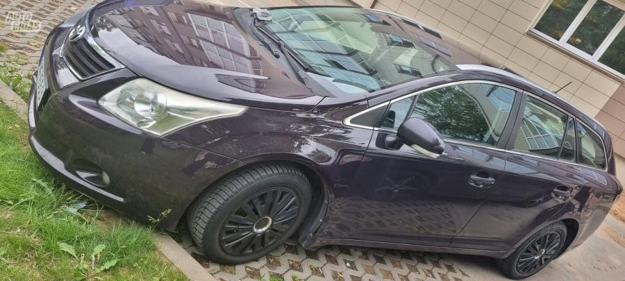 Violet Toyota Avensis 2010 in Vilnius, with an engine capacity of 2.00 L and mileage of 297 thousand km for 2850 €, photo 5 on AUTOMOTO.COM.LV