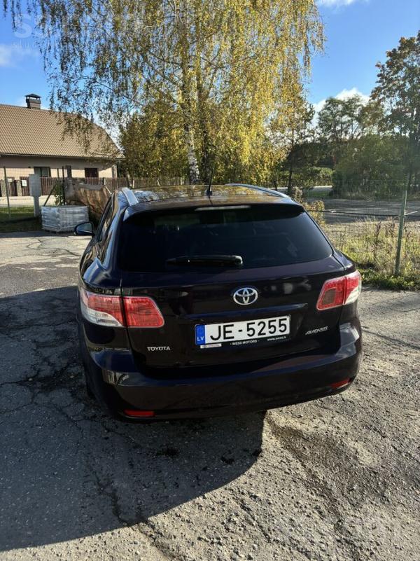 Фиолетовый Тойота Авенсис 2010 в Рига, объемом двигателя 2.00 л и пробегом 319 тыс. км за 4500 €, фото 4 на AUTOMOTO.COM.LV